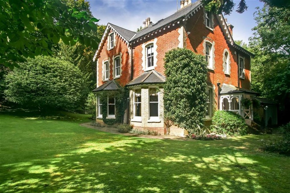 6 bedroom House - Detached for sale in Kenley