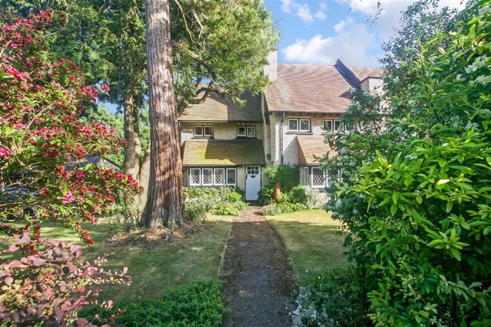 4 bedroom semi detached house for sale in Webb Estate, Purley