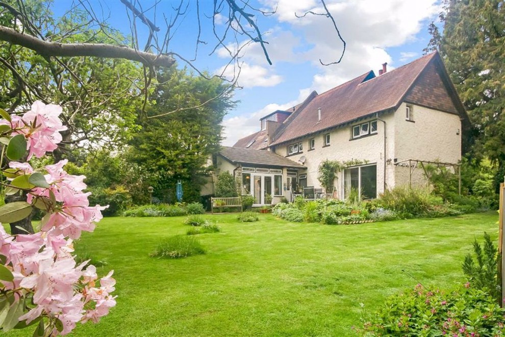 4 bedroom semi detached house for sale in Webb Estate, Purley