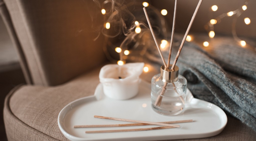 How to make your home smell fresh for viewings | ShineRocks