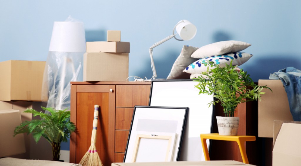Decluttering Your Home: A Simple Guide to Selling Faster | ShineRocks