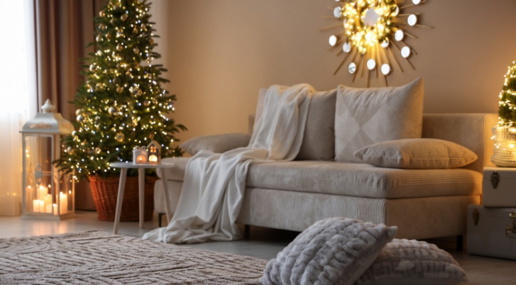 How to Decorate Your Home for Christmas While It’s on the Market ...